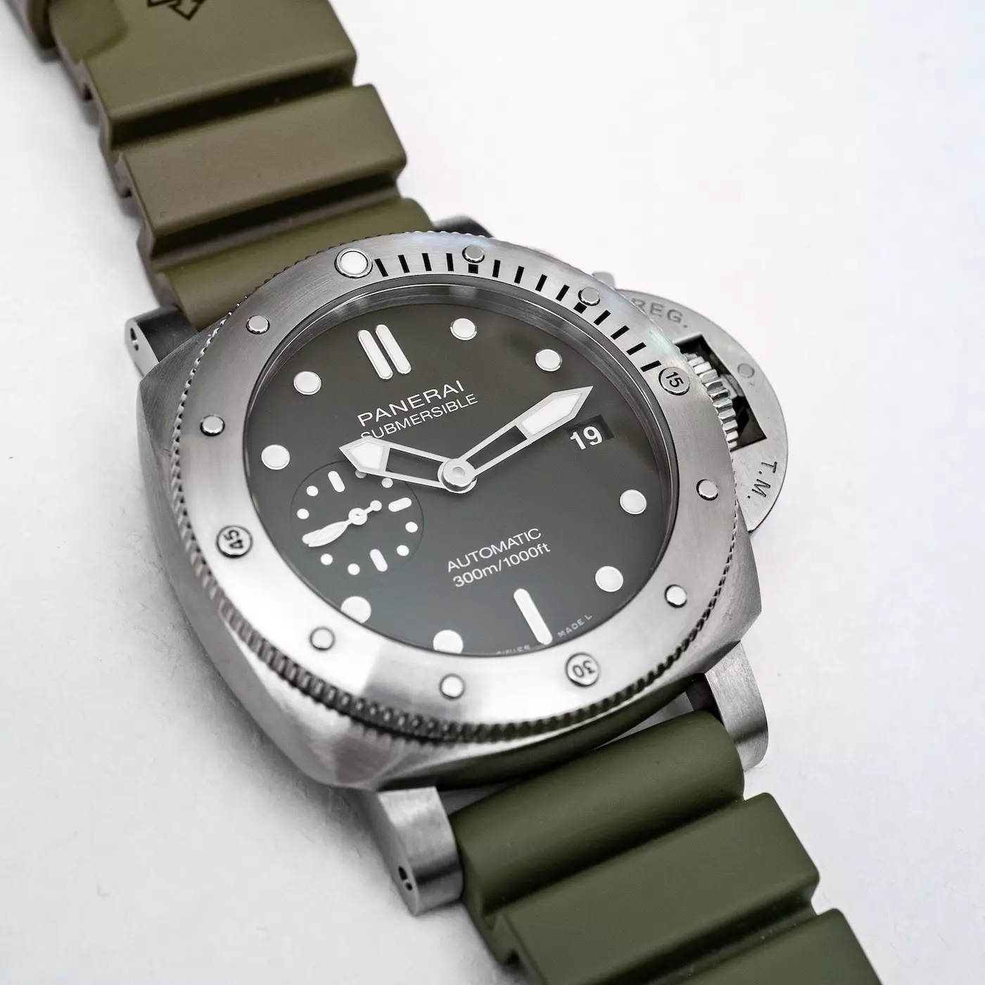 Praktikus debütálás: Panerai Merülő Verde Militare 42 mm-es zöld számlapú óra 33916_8