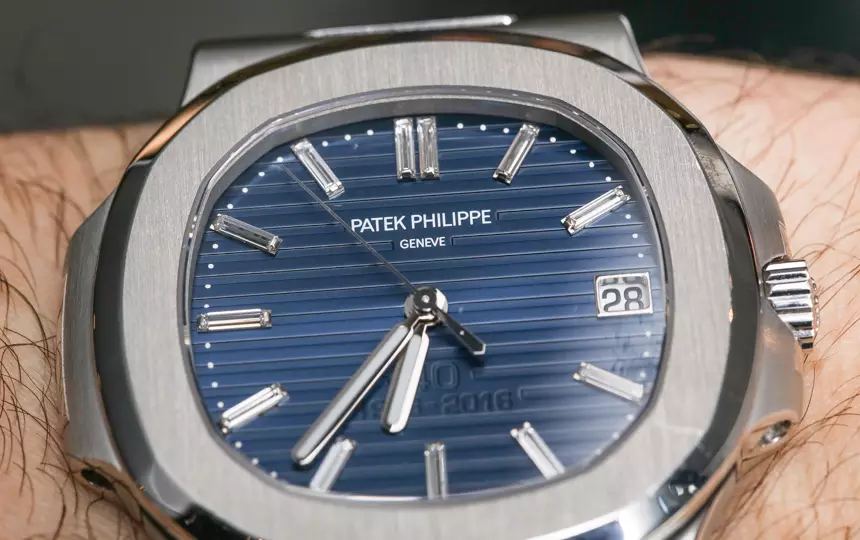 Patek-Philippe-Nautilus-40ú-Comóradh-5711-1P-Platanam-aBlogtoWatch-04