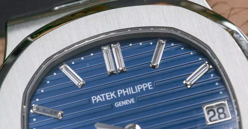 Patek-Philippe-Nautilus-40ú-Comóradh-5711-1P-Platanam-aBlogtoWatch-07