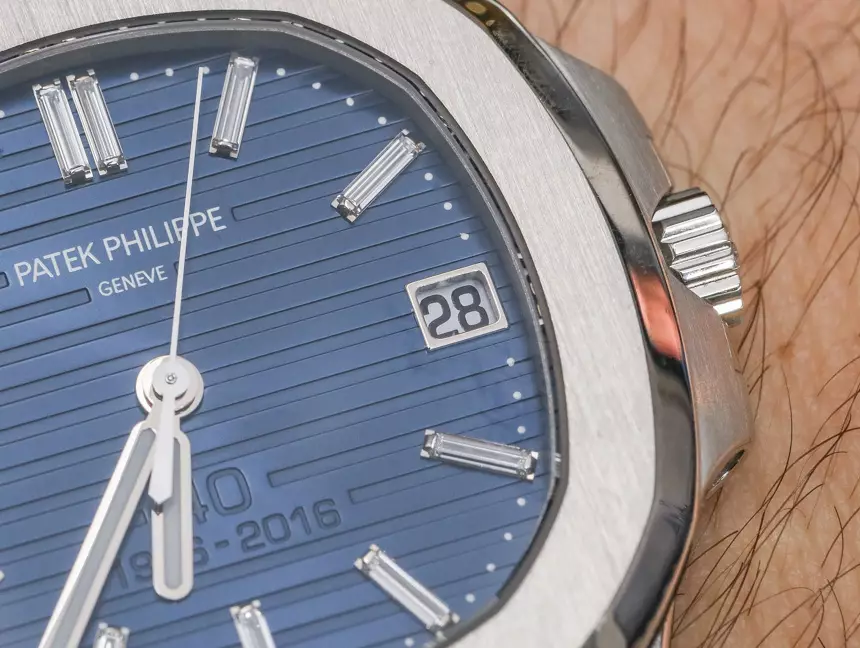 Patek-Philippe-Nautilus-40ú-Comóradh-5711-1P-Platanam-aBlogtoWatch-06