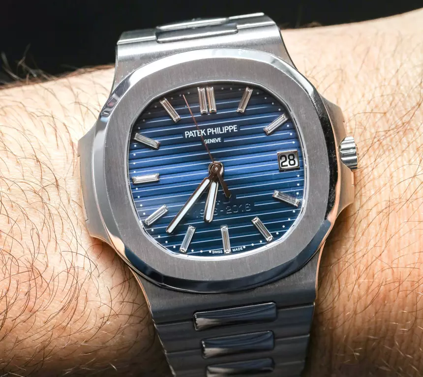 Patek-Philippe-Nautilus-Sannad-guuradii 40-aad-5711-1P-Platinum-aBlogtoWatch-08