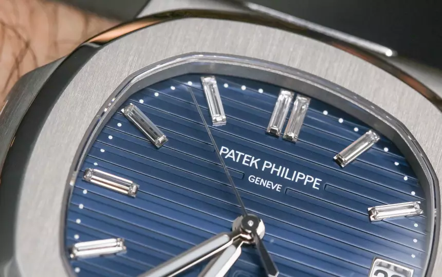 Patek-Philippe-Nautilus-Sannad-guuradii 40-aad-5711-1P-Platinum-aBlogtoWatch-05