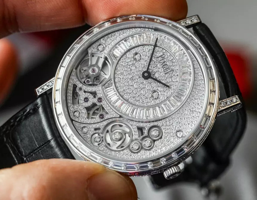 Piaget-Altiplano-900D-Thinnest-Mechanical-Jewelry-Watch-aBlogtoWatch-9