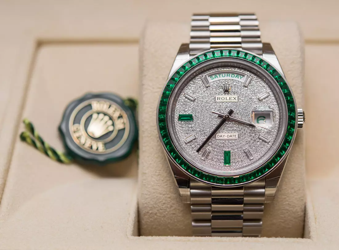 rolex-day-date-40-platinum-228396-green-emerald-bezel-ablogtowatch-4-1