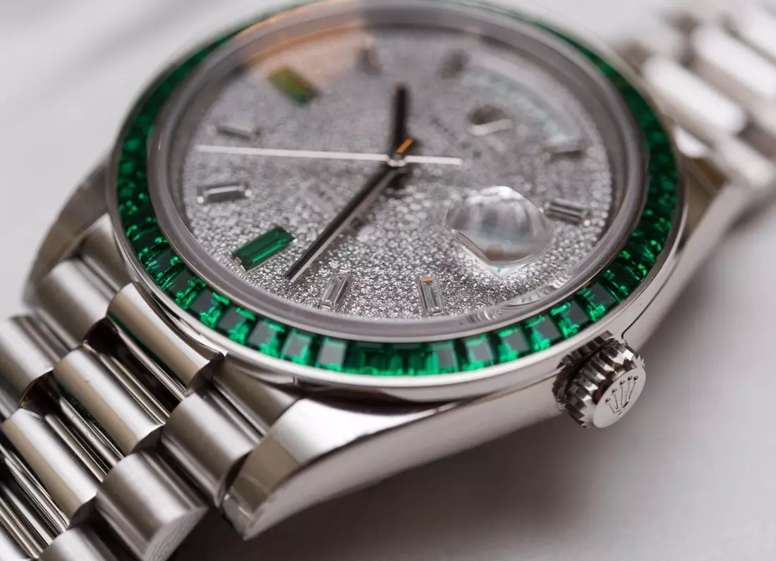 rolex-day-date-40-platinum-228396-green-emerald-bezel-ablogtowatch-11