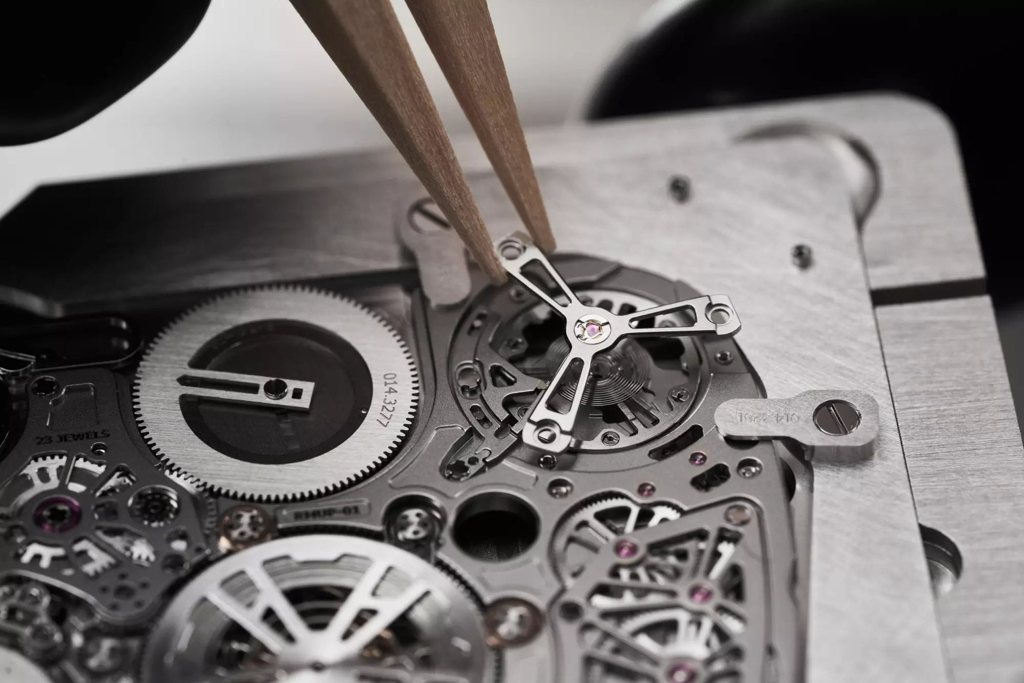 Richard Mille RM UP-01 Ferrari — новые самые тонкие механические часы 3490_8