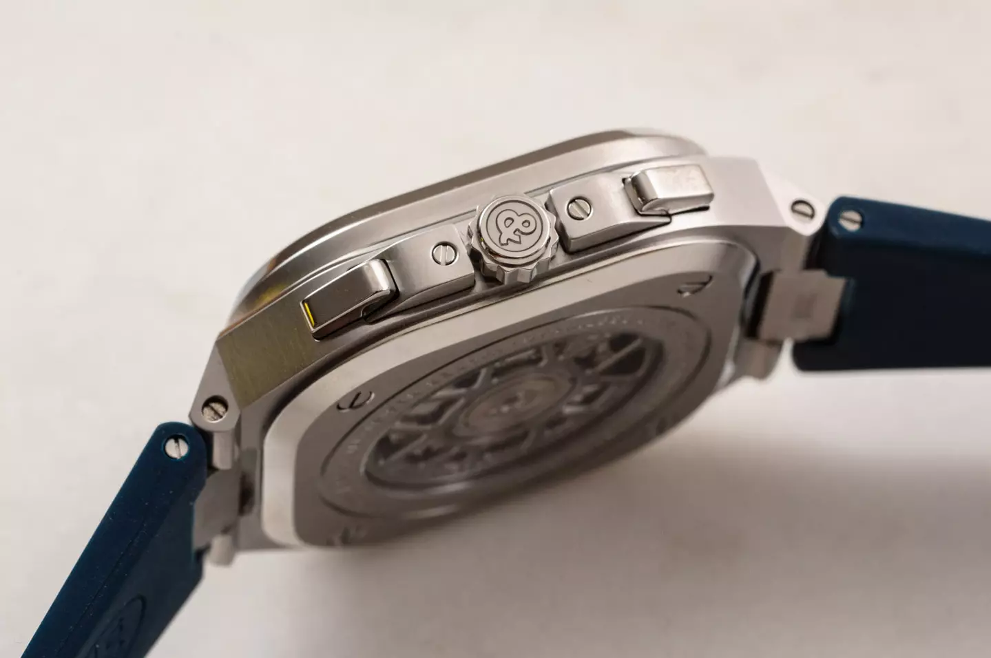 Watch Review: Bell & Ross BR 05 Chrono Watch On Strap 3508_5