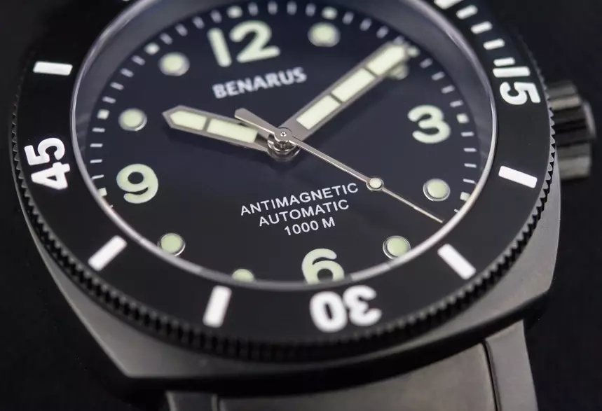 https://www.ablogtowatch.com/wp-content/uploads/2015/04/Benarus-Moray-40-mm-2.jpg