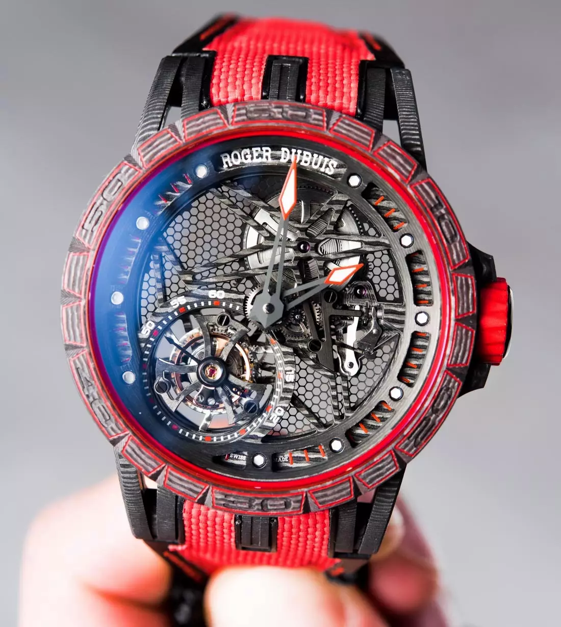 Roger-Dubuis-Excalibur-Spider-Carbon-Movement-Turbillon-Skeleton-2017-aBlogtoWatch-8