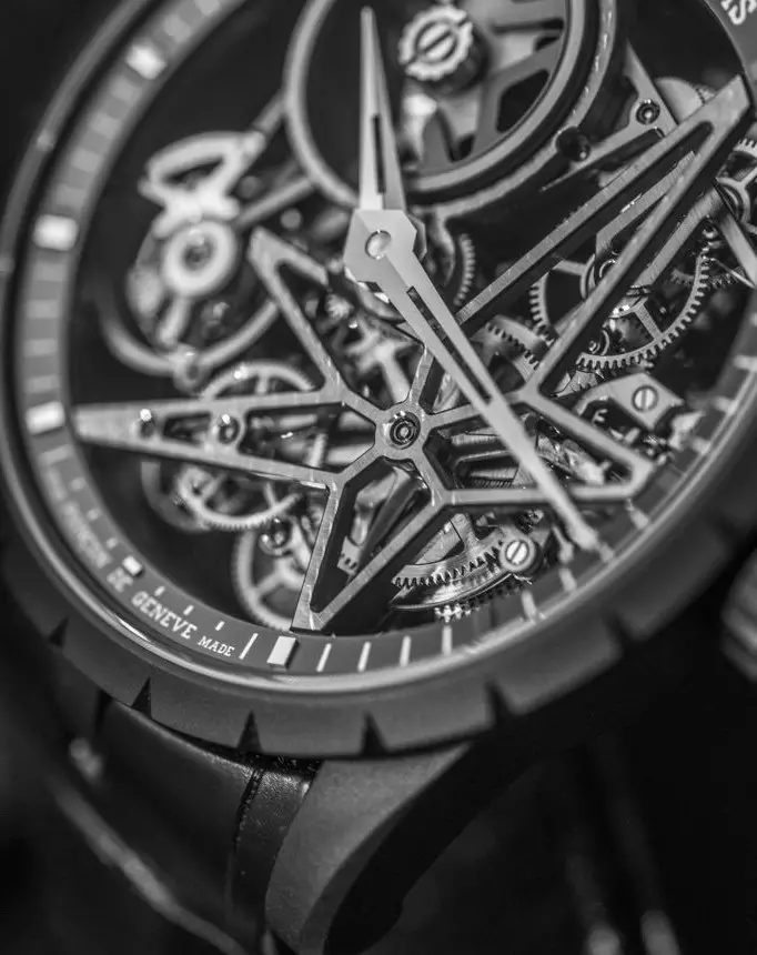 Roger-Dubuis-Excalibur-42-Otomatis-Skeleton-16