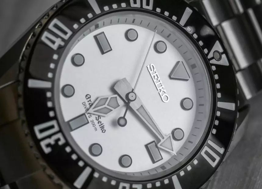 Grand-Seiko-Quartz-Diver-SBGX117-SBGX115-aBlogtoWatch-9