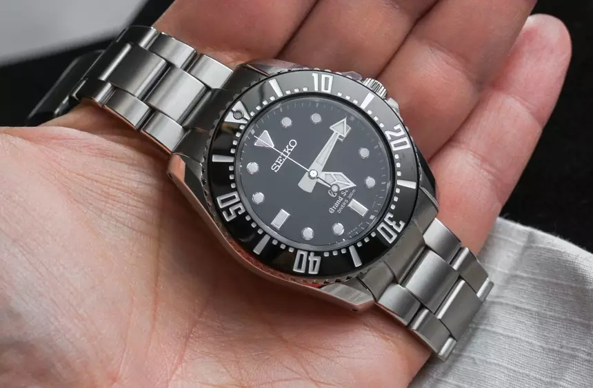 Grand-Seiko-Quartz-Diver-SBGX117-SBGX115-aBlogtoWatch-12