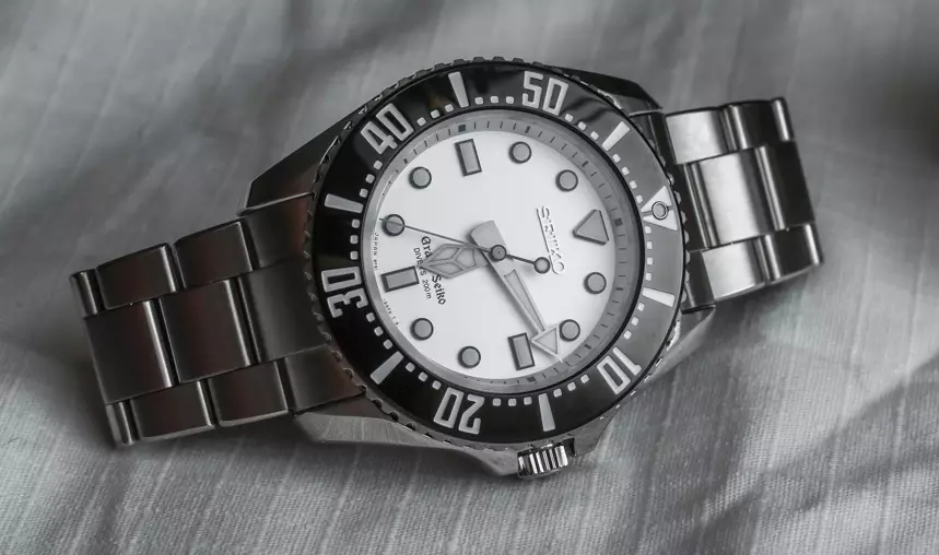 Grand-Seiko-Quartz-Diver-SBGX117-SBGX115-aBlogtoWatch-7