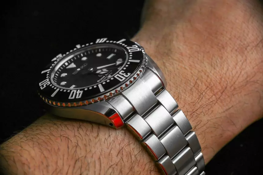 Grand-Seiko-Quartz-Diver-SBGX117-SBGX115-aBlogtoWatch-24