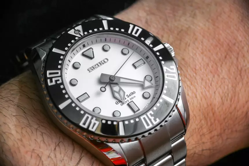 Grand-Seiko-Quartz-Diver-SBGX117-SBGX115-aBlogtoWatch-22