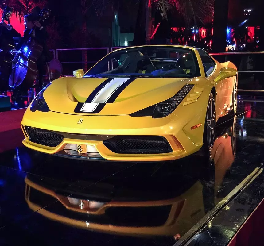 Ferrari-458-Speciale-A-car-auction-3