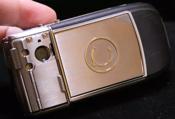 Celcius X VI II LeDIX Tourbillon Telefon Mudah Alih Hands-On 37120_5