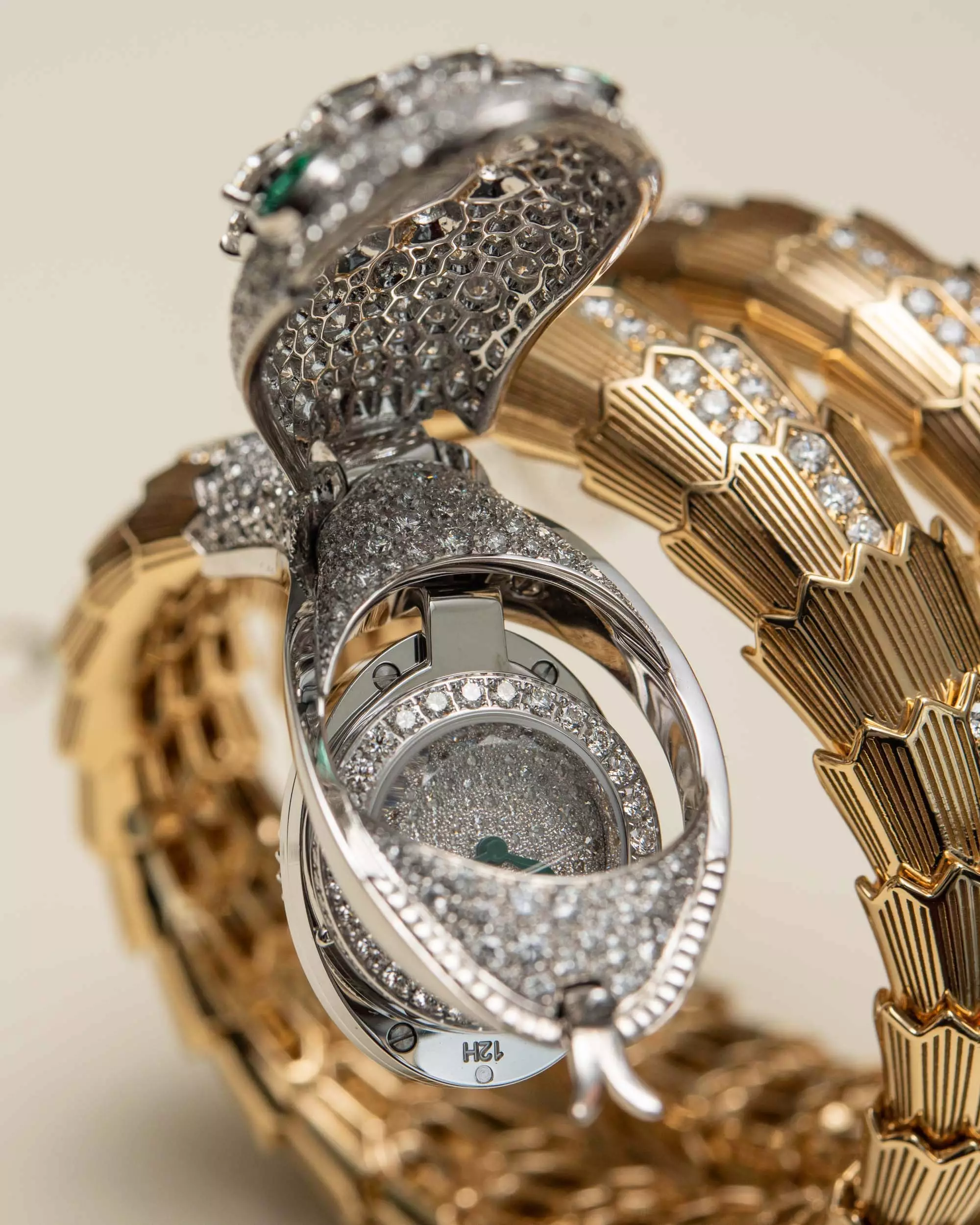 Hands-on With The Incredible Bulgari Serpenti Misteriosi γυναικείο ρολόι με μηχανική κίνηση 3762_25