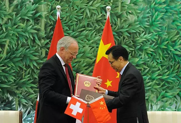 Sveitsi – Kiinan vapaakauppasopimus häiritsee suuresti sveitsiläisten kellojen myyntiä maailmanlaajuisesti