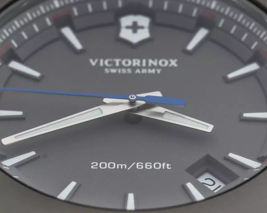 Victorinox-Swiss-Army-INOX-Titanium-aBlogtoWatch-20