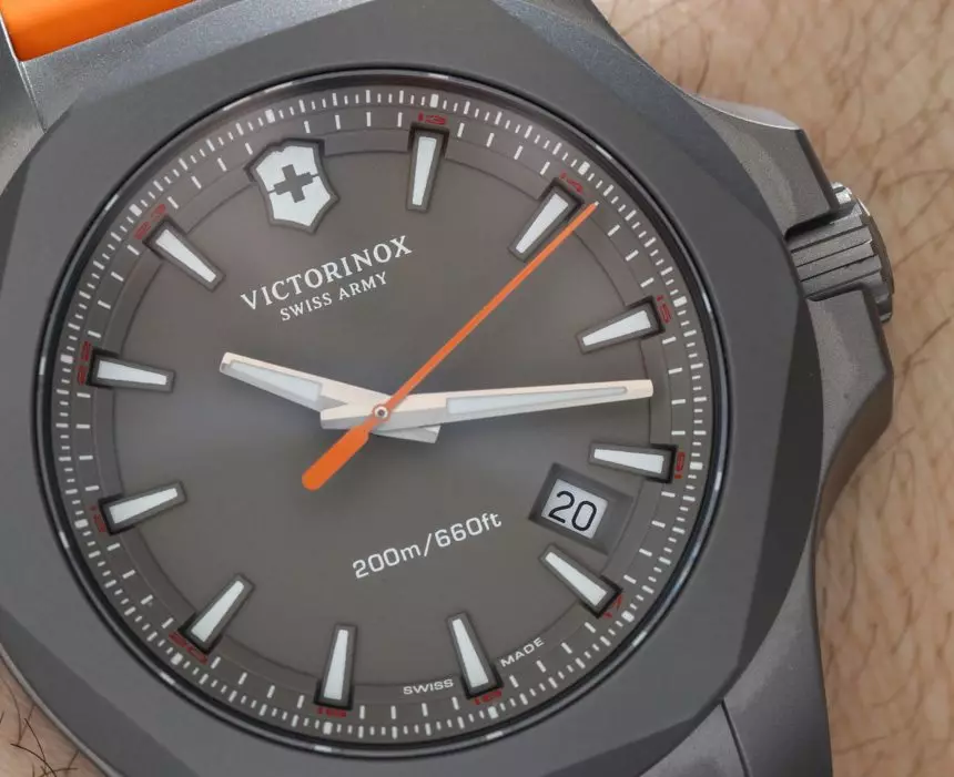 Victorinox-Swiss-Ologun-INOX-Titanium-aBlogtoWatch-09