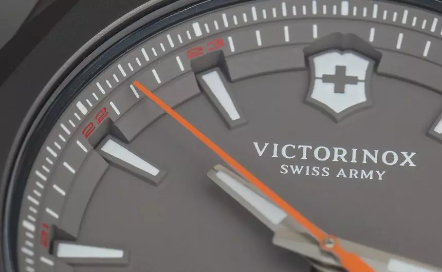 Victorinox-Swiss-Army-INOX-Titanium-aBlogtoWatch-07