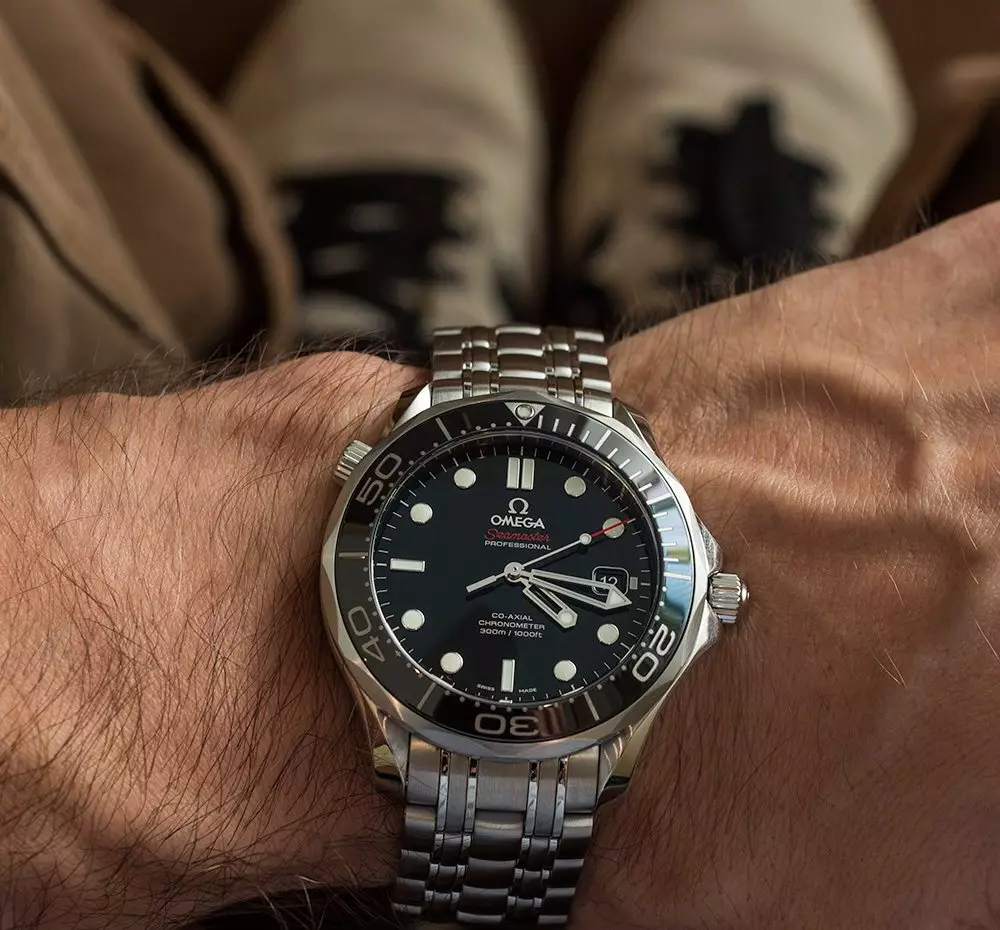 Omega-Seamaster-Diver-300M-aBlogtoWatch-16