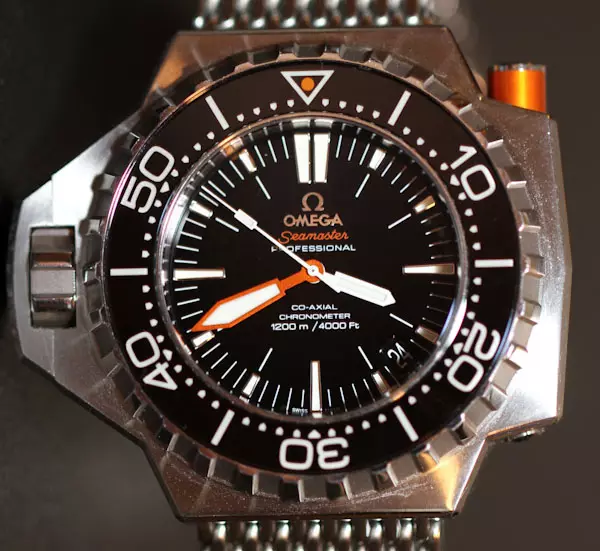 ኦሜጋ Seamaster Ploprof 1200M ይመልከቱ ግምገማ 40368_2