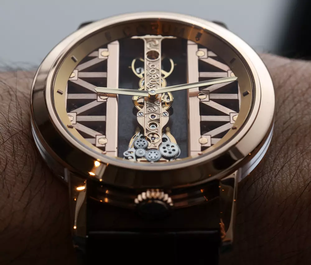 Corum-Golden-Bréck-Round-Uhr-11