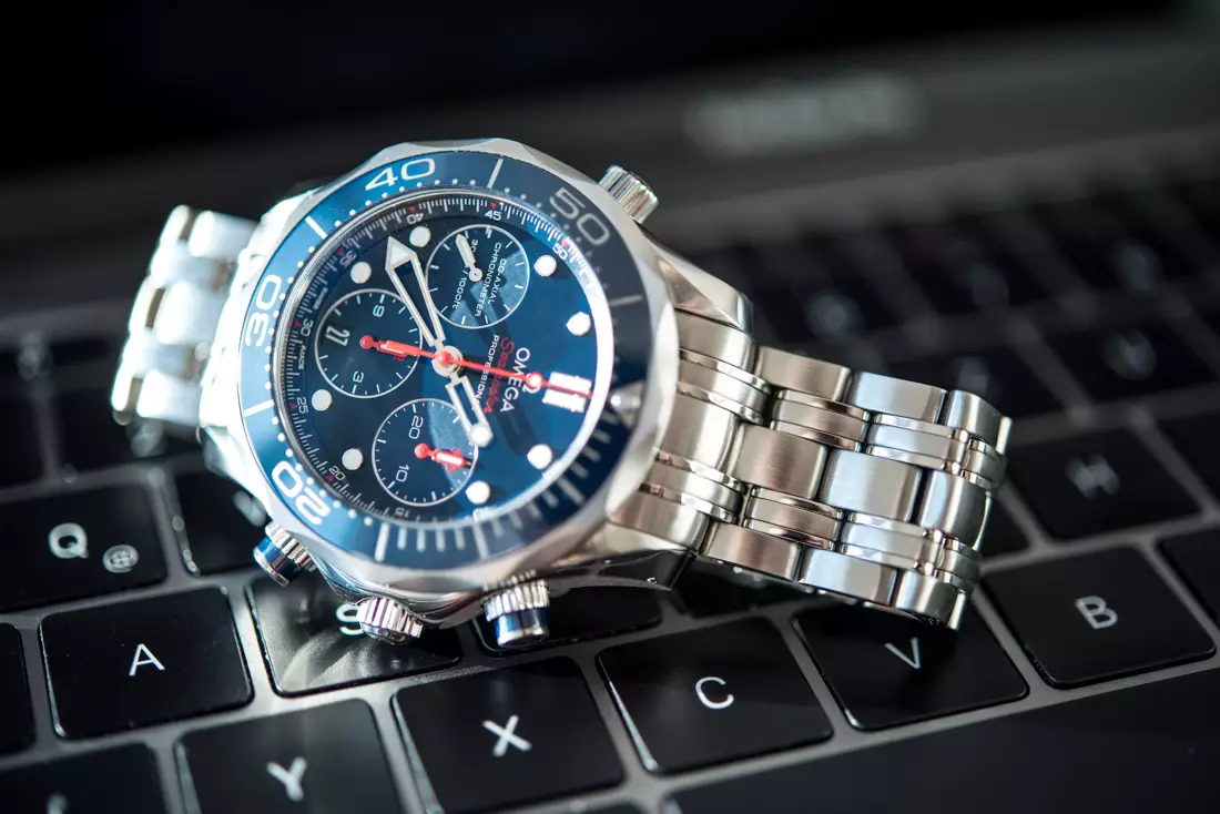 Omega Seamaster 300M Co-Axial Chronograph 41.5mm Watch Review | Side 2 av 3 40576_4