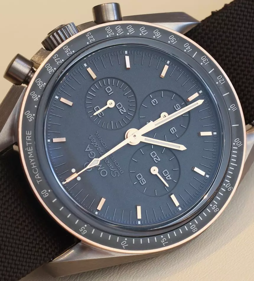 Omega-Speedmaster-Apollo-11-Moonwatch-Titane-14