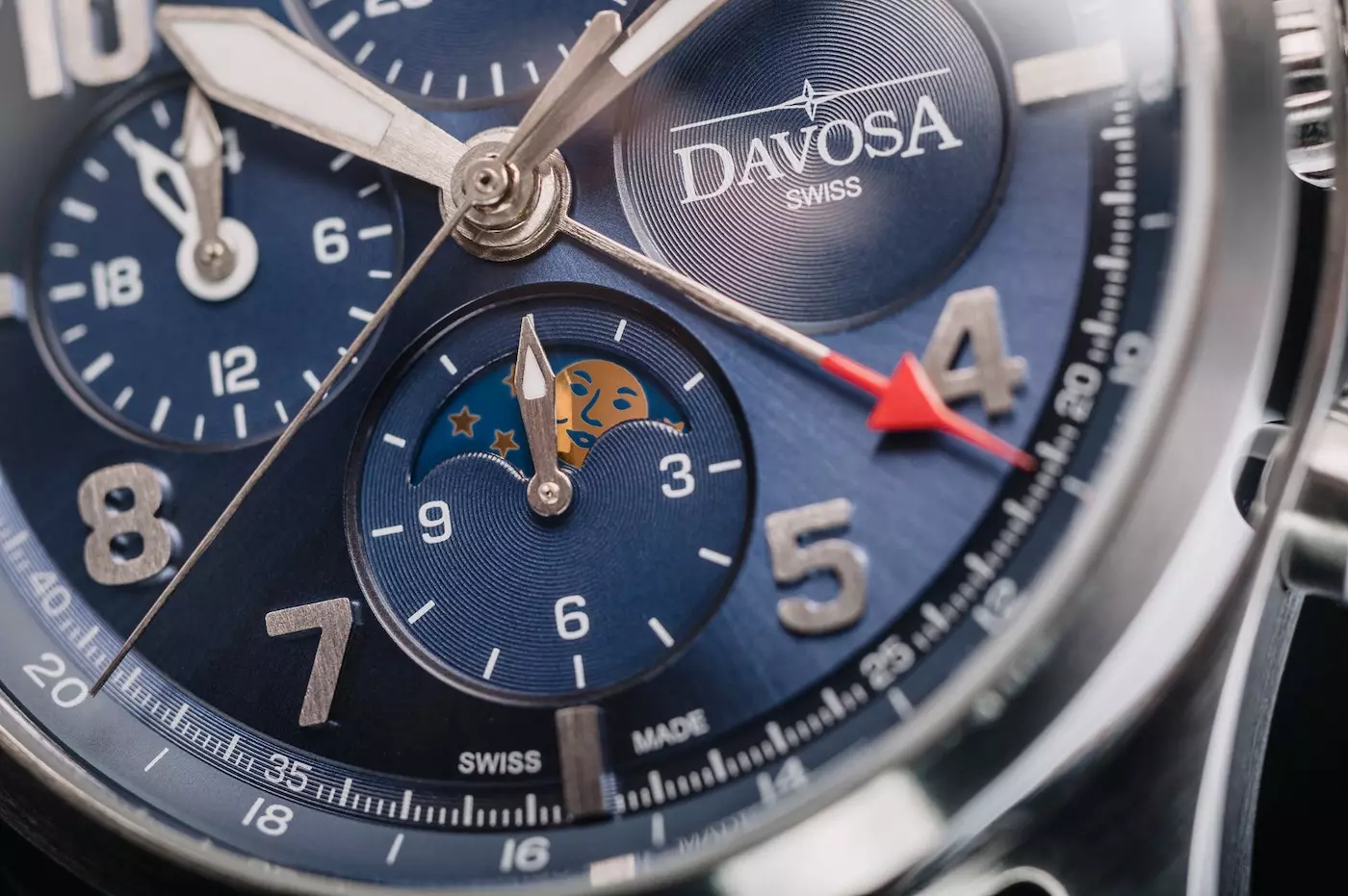 Davosa-Newton-Pilot-Moonphase-Kronografo-Edizio mugatuko erlojua