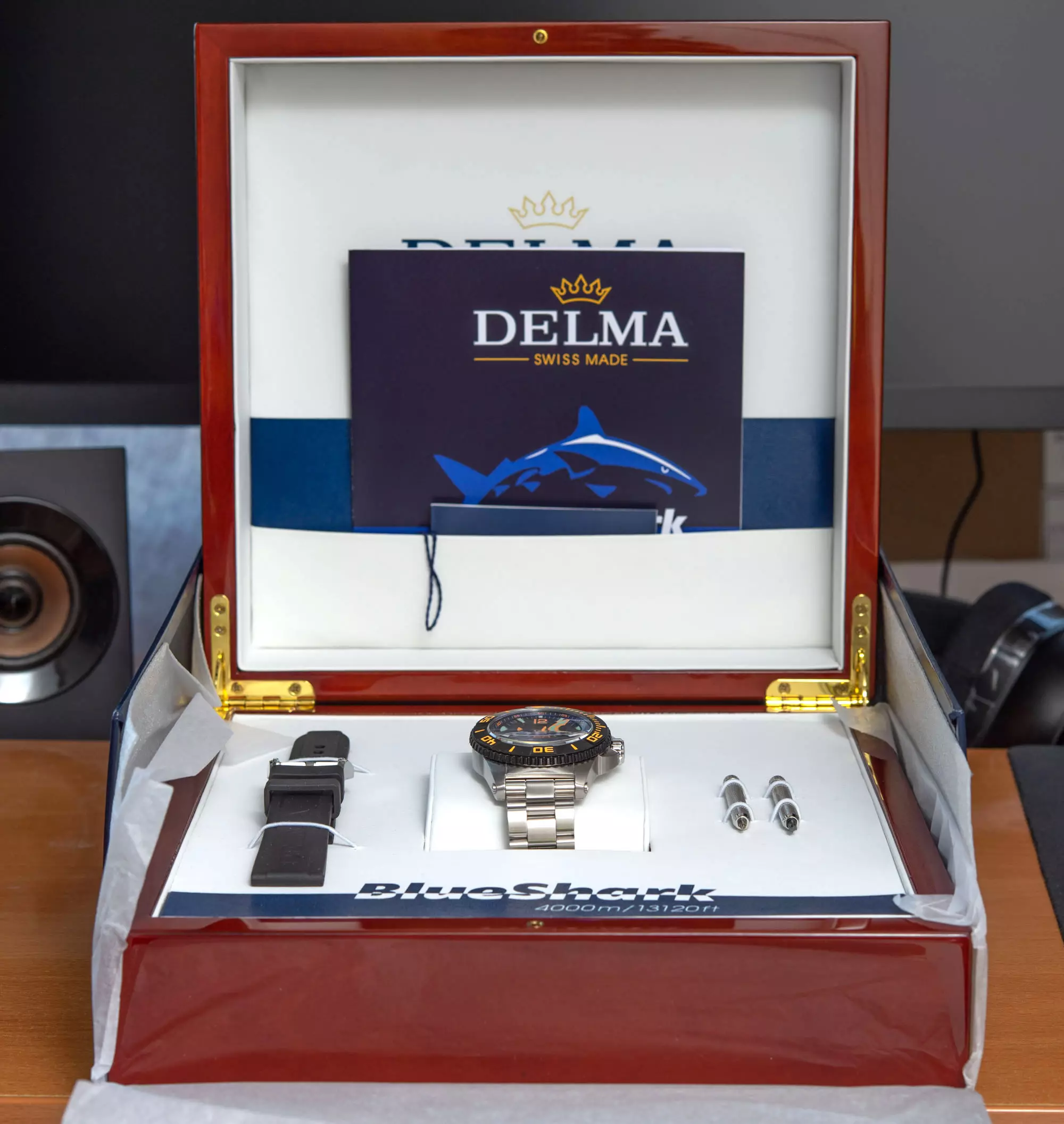 Delma Blue Шарк III 4,000-метраи мубтало Шарҳи Watch 4164_25