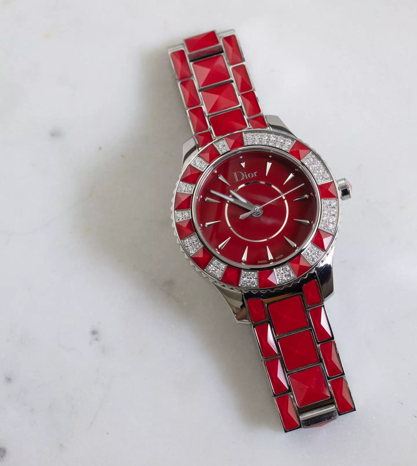 Net méi gemaach: Dior Christal Red Damen Auer 4226_4