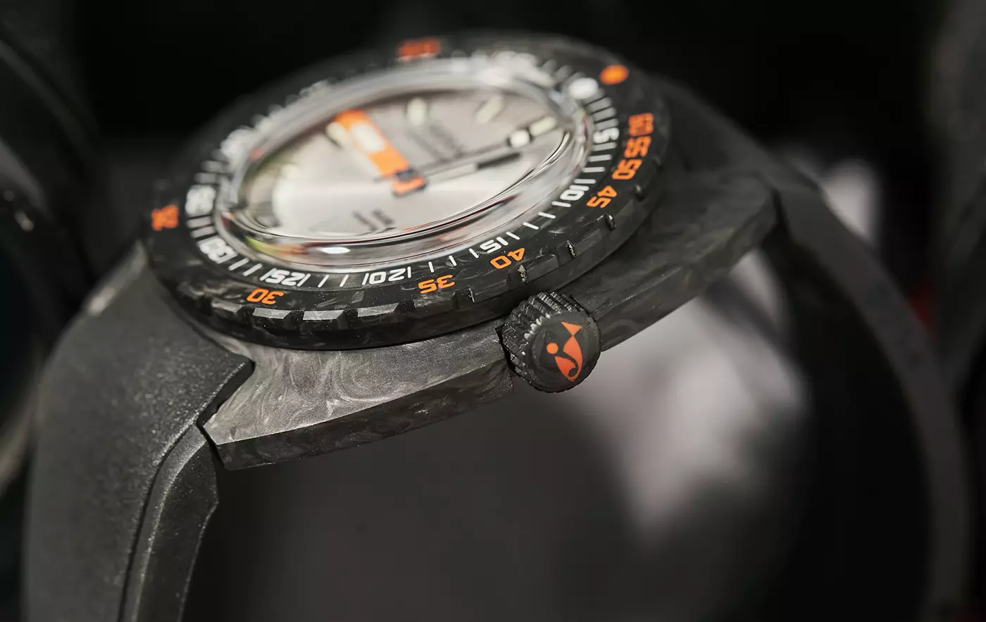 Doxa e phatlalatsa Sub 300 Carbon COSC Watch 4248_2