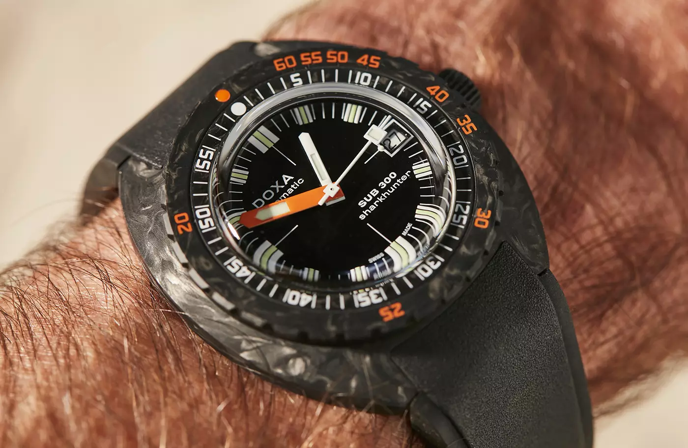 Doxa annonce la montre COSC Sub 300 Carbon 4248_5