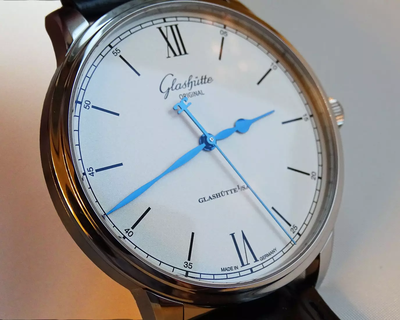 Glashütte Original Senator Excellence Watch Dengan Kaliber 36 Baru Hands-On | Halaman 2 dari 2