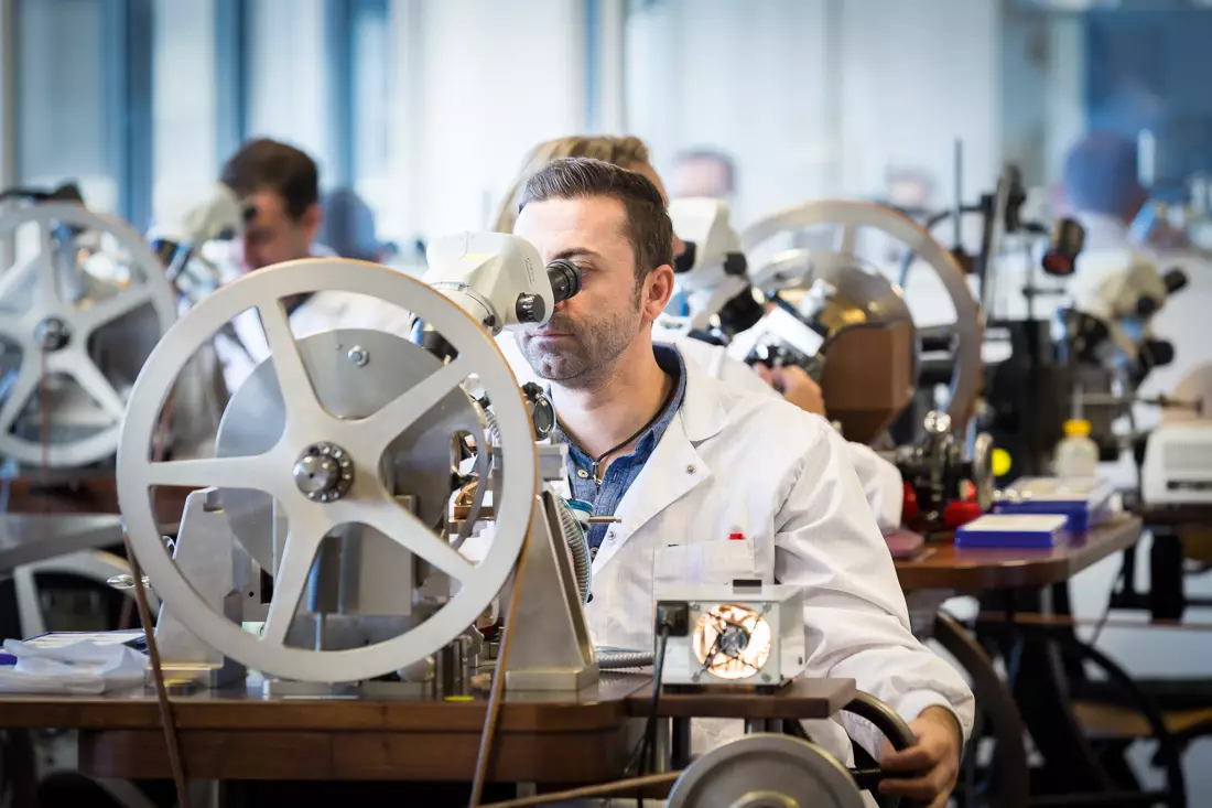 breguet-watch-manufacture-visit-guilloche-assembly-ablogtowatch-6