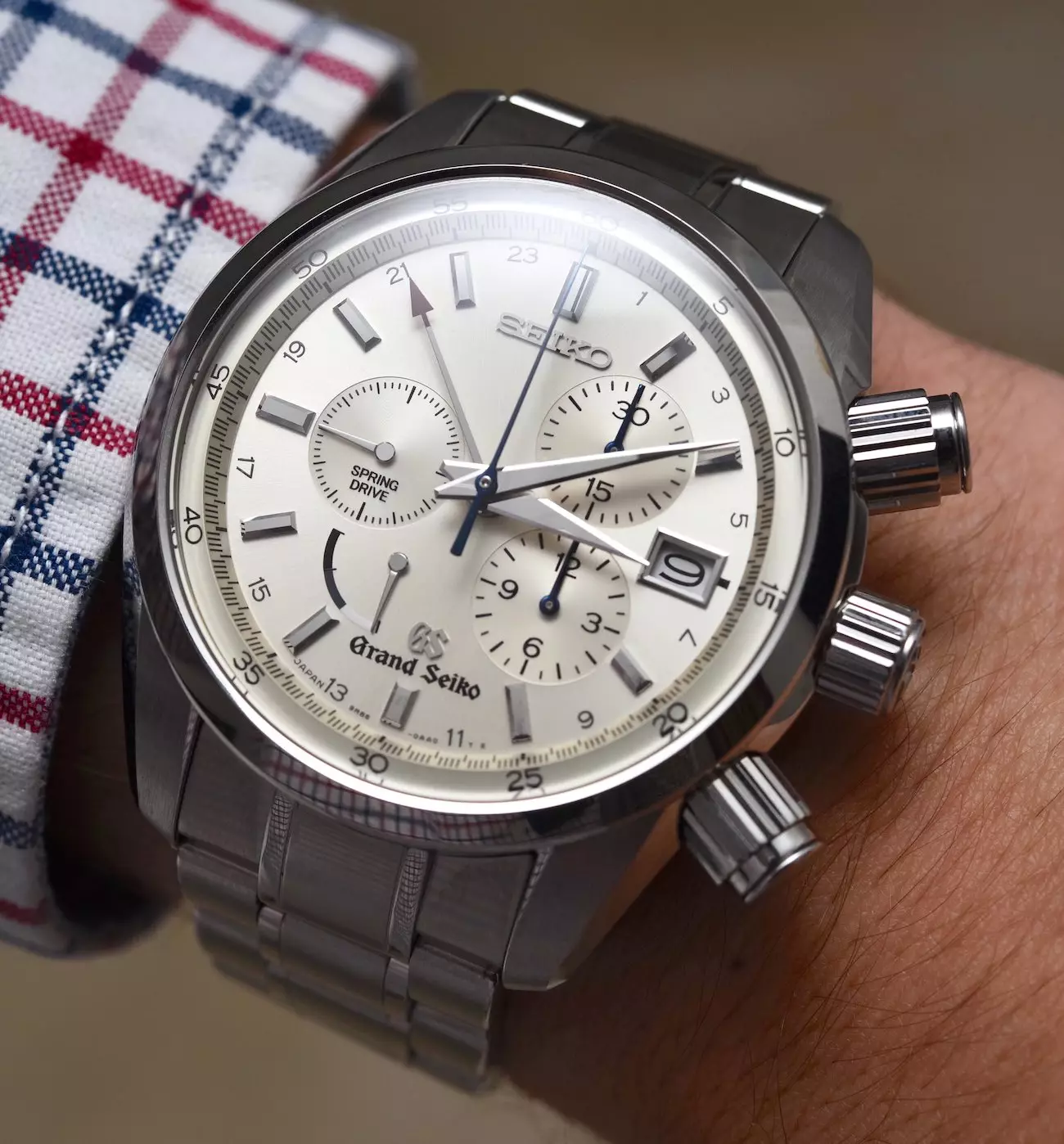 Grand-Seiko-Spring-Drive-Chronograph-SBGC001-9R86-aBlogtoWatch-68