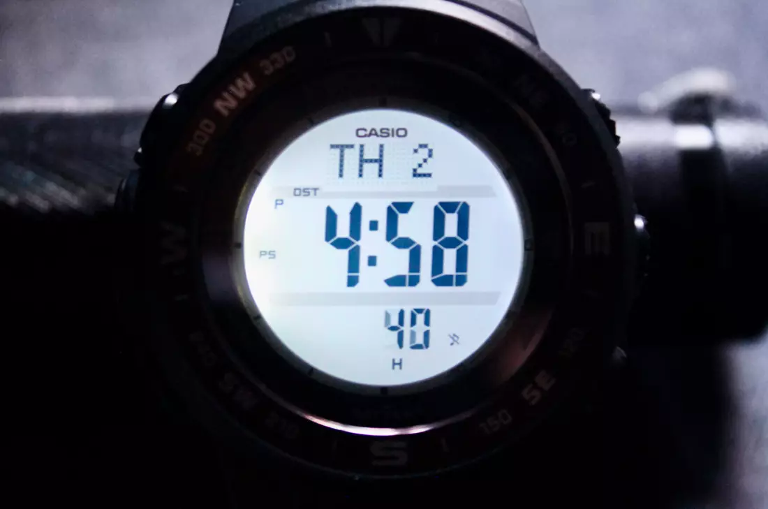 Revizio de la Subĉiela Smarthorloĝo de Casio ProTrek PRG330 | Paĝo 2 el 2 43105_4