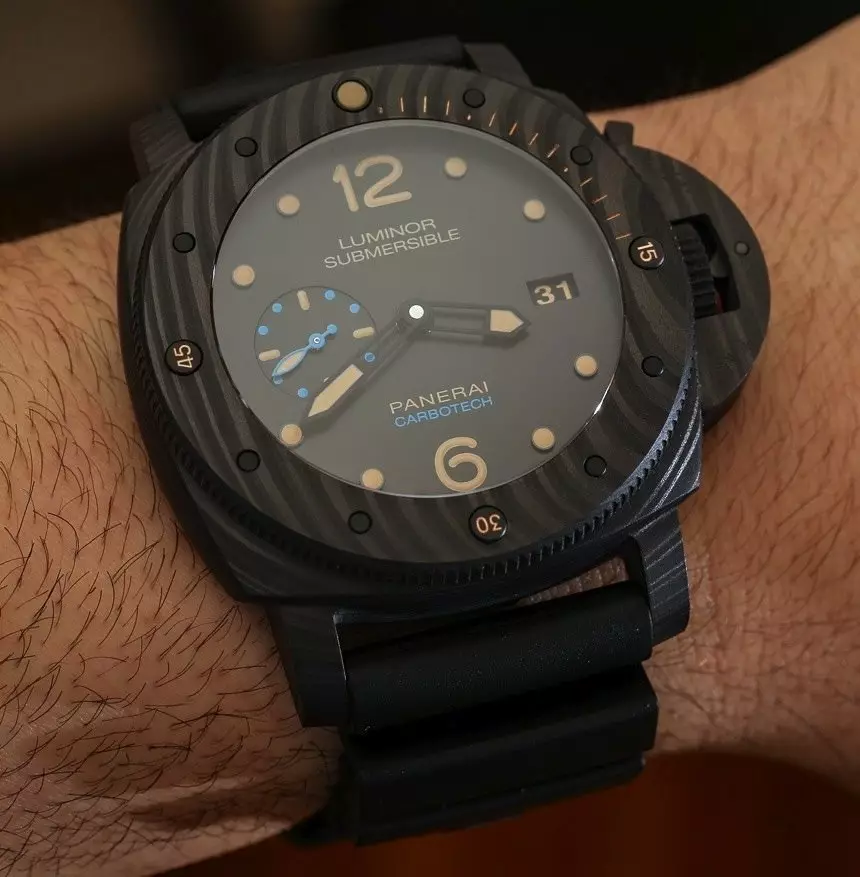 Panerai-Luminor-Submersible-1950-Carbotech-3-Days-Automatic-PAM616-aBlogtoWatch-4