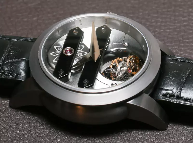 Girard-Perregaux-Biaxial-tourbillon-tantalum-1