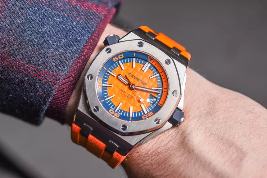 Годинники Audemars Piguet Royal Oak Offshore Diver 'Funky Color Edition' на 2017 рік. 44991_6