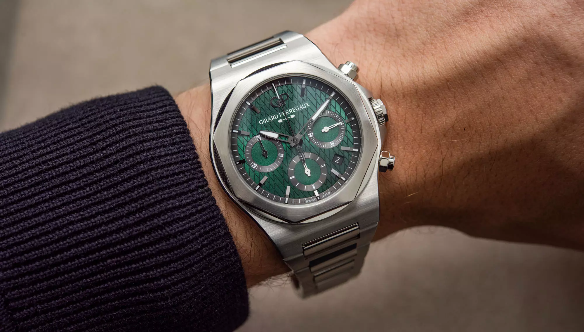 Chronograf Girard-Perregaux Laureato – zegarek z edycji Aston Martin 4530_10