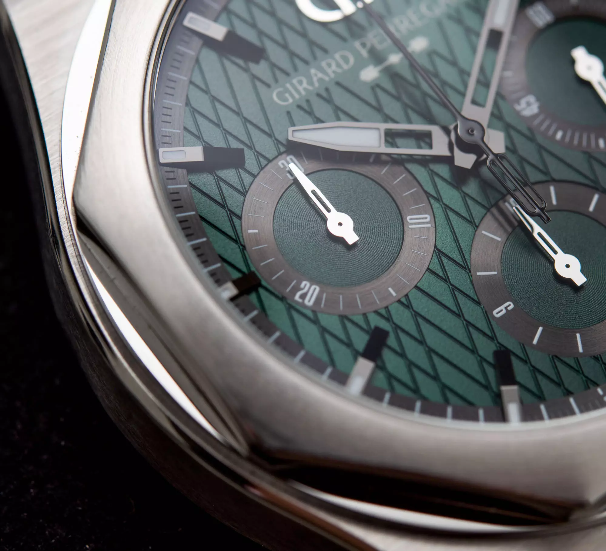 Chronograf Girard-Perregaux Laureato – zegarek z edycji Aston Martin 4530_3