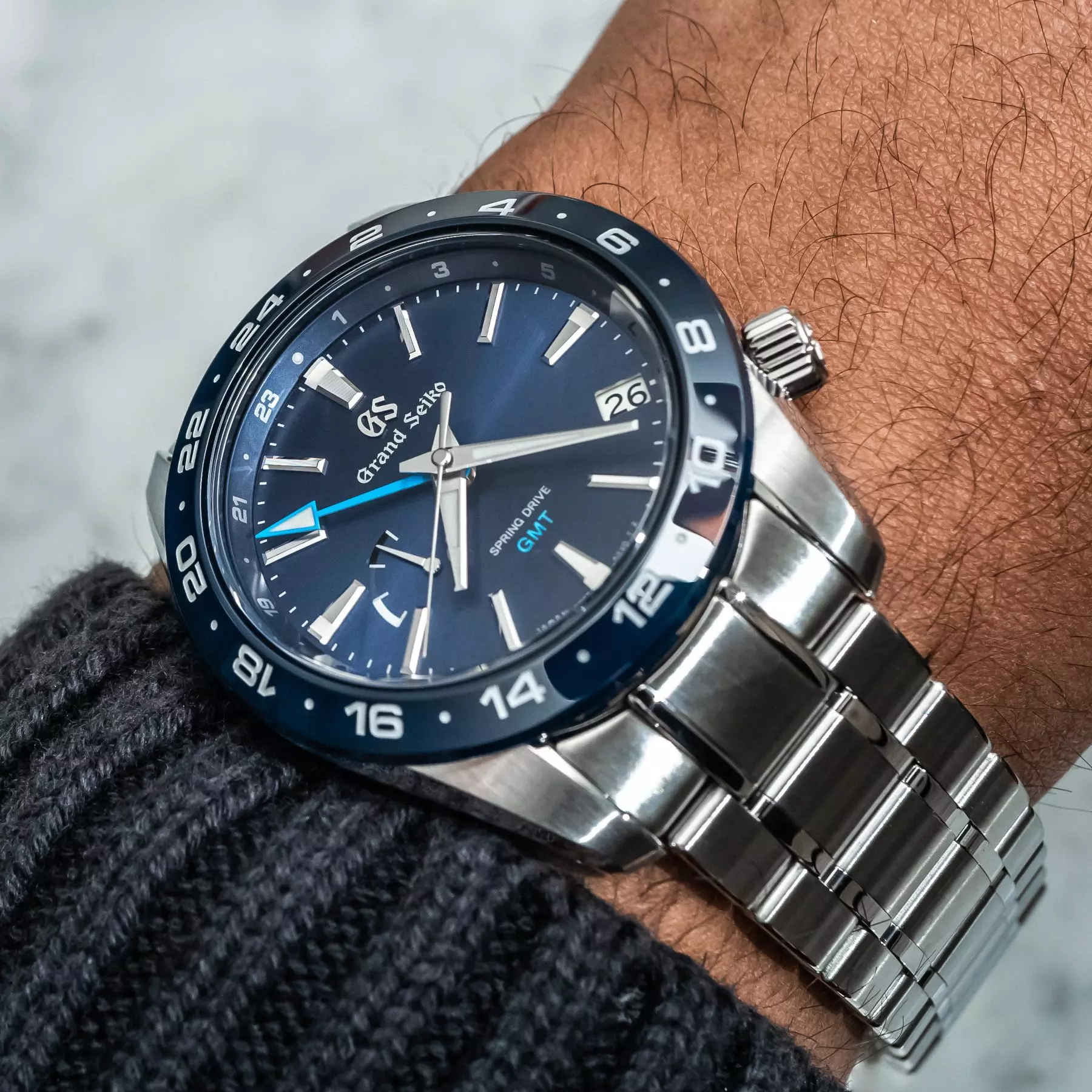 Hands-On: Grand Seiko SBGE255 Bahar sürüjisi GMT Täze kiçijik 40.5 mm keramiki bezel bilen 4603_5