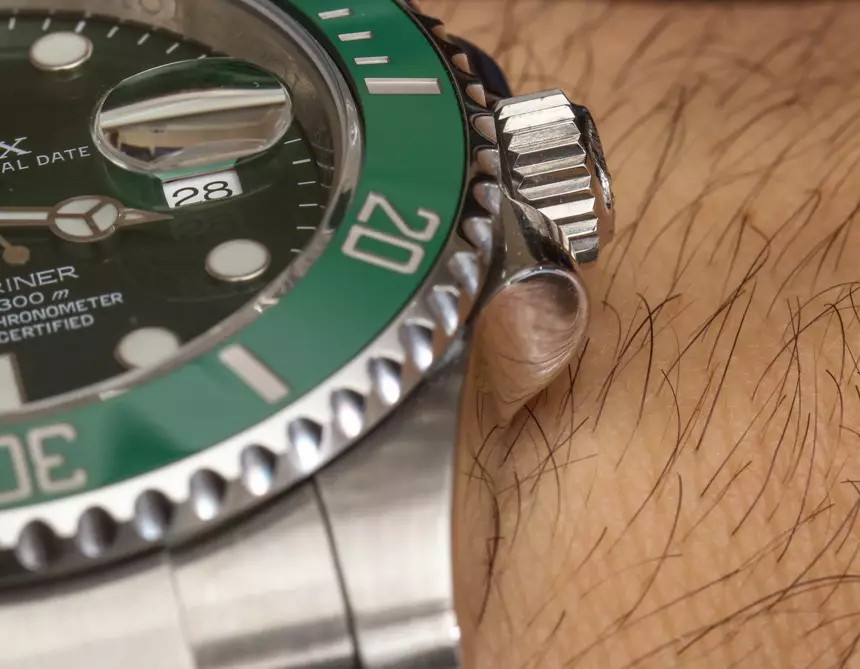 rolex-submariner-116610lv-in-green-ablogtowatch-10