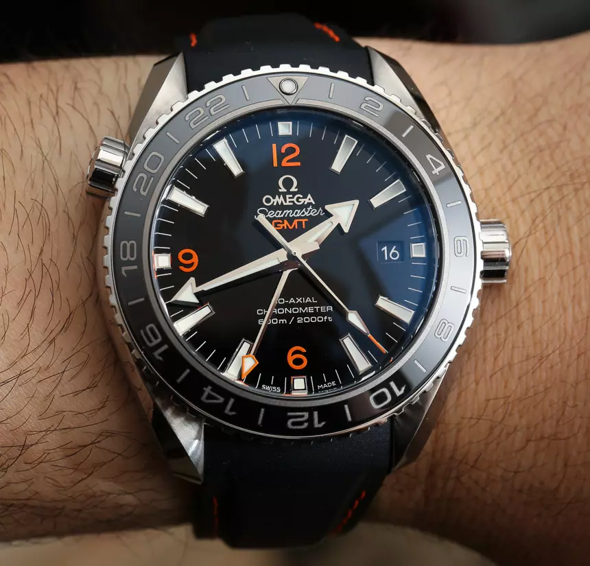 Omega-Seamaster-Planet-Aigéan-GMT-8