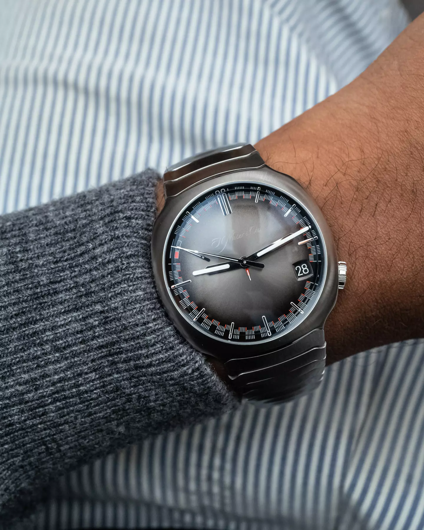 h moser & cie streamliner ଚିରନ୍ତନ କ୍ୟାଲେଣ୍ଡର |