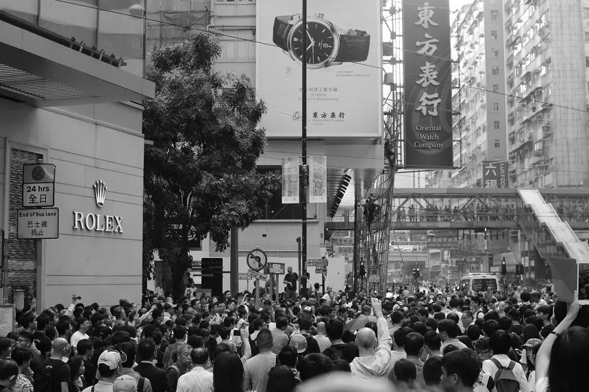 hong-kong-protesterer-luksus-klokker